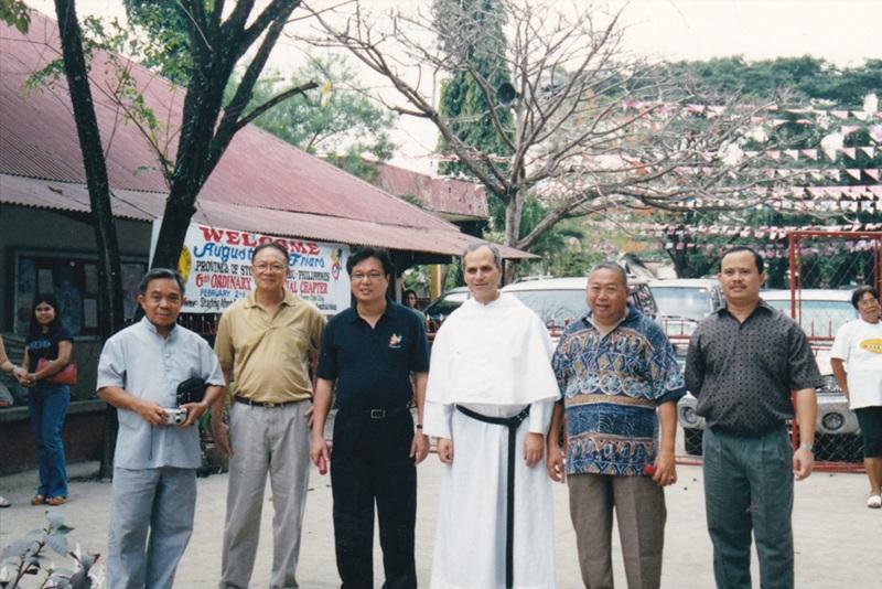 Augustinians in Cebu post confrere, Pope Leo XIV, photos of 2004 visit | GMA News Online