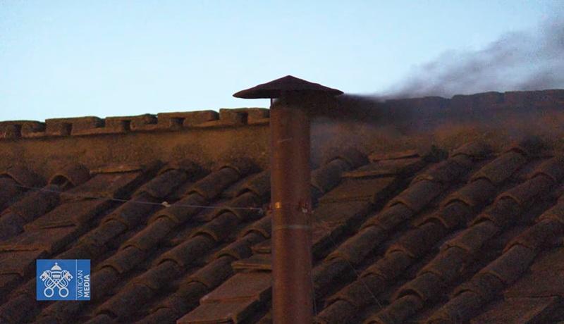 Black smoke: No new pope on first vote of conclave | GMA News Online