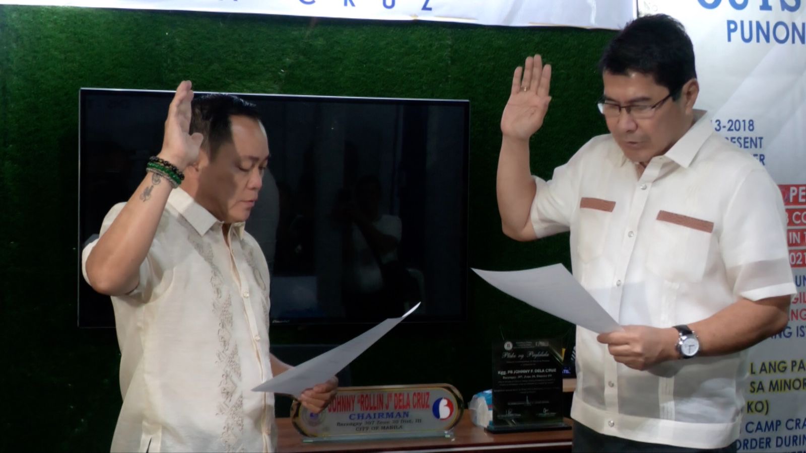 Erwin Tulfo takes oath as senator before barangay captain in Quiapo | GMA News Online