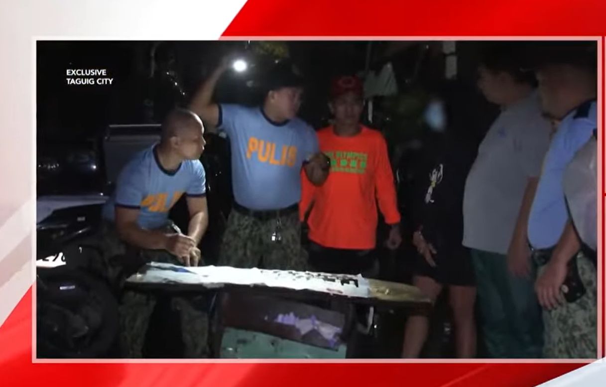 Babae, huli nang maaktuhang nagbebenta ng droga sa Taguig; P19K halaga ...