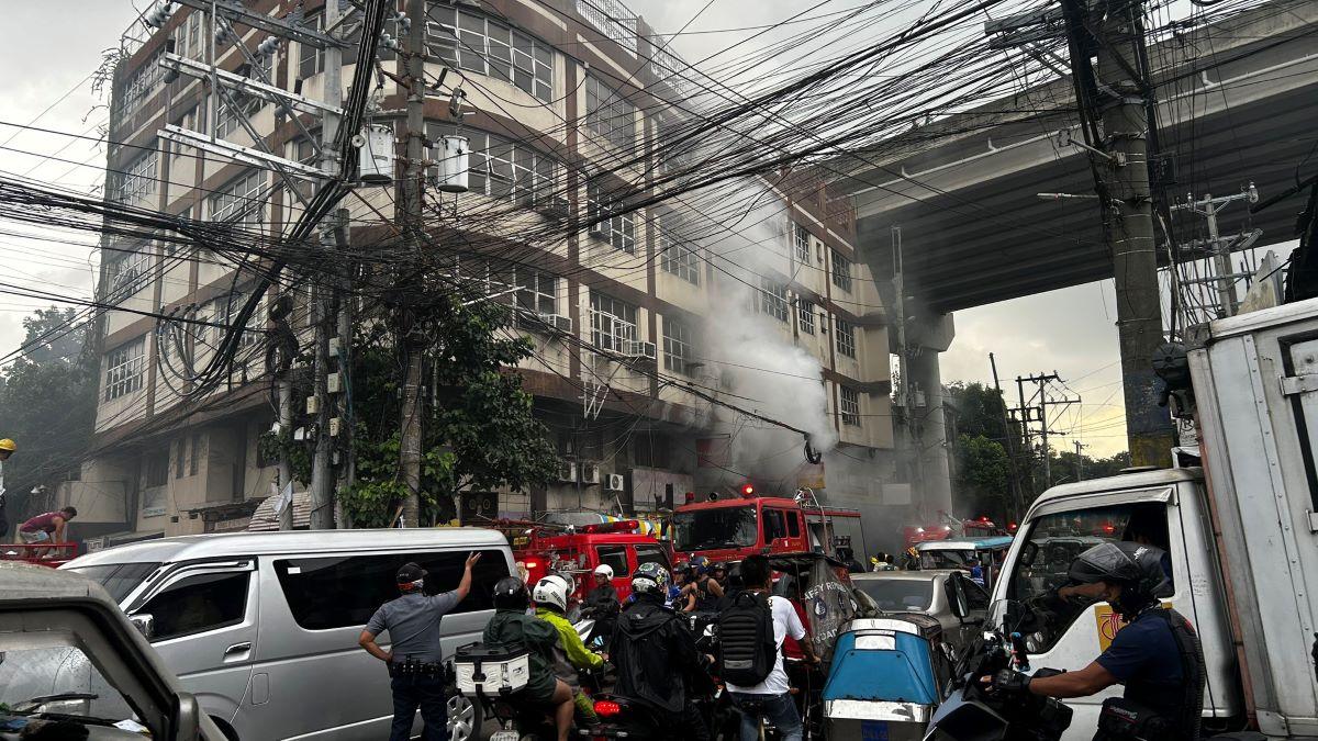 Fire hits Malabon commercial building housing Metropolitan Trial Court ...