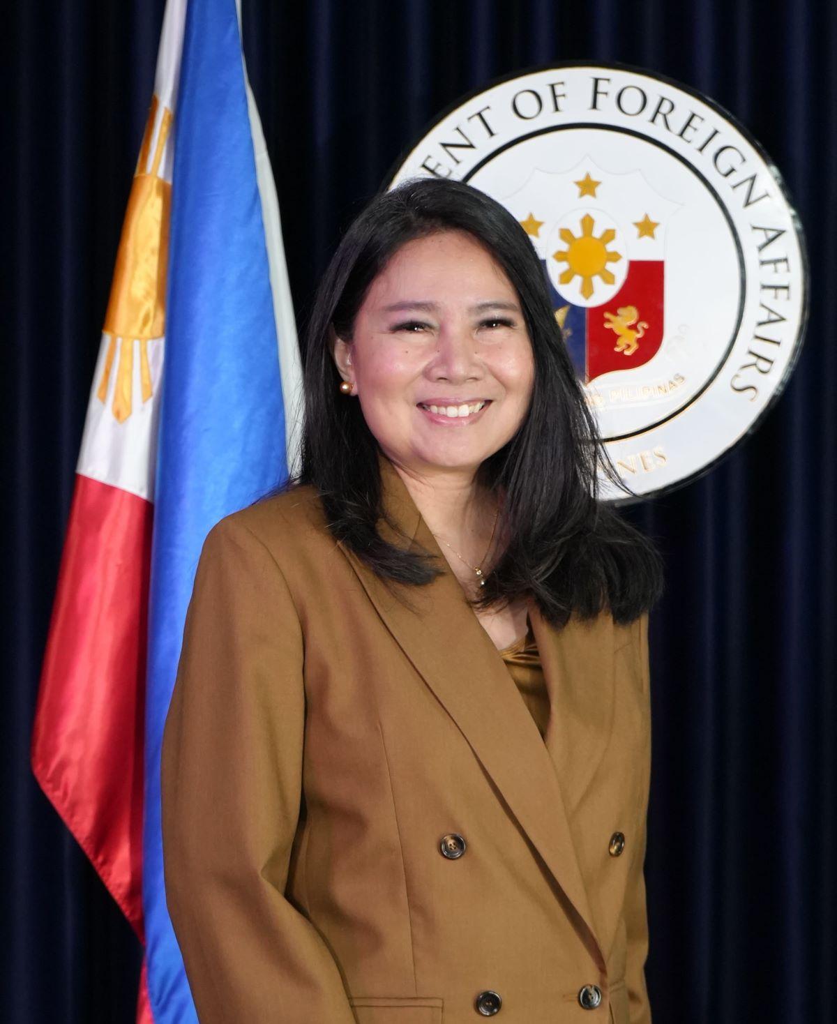 Veteran career diplomat Escalona is new DFA spox | GMA News Online