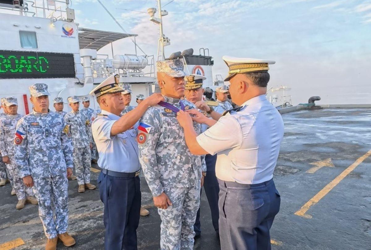 PCG honors BRP Suluan crew for bravery after Bajo de Masinloc incident ...