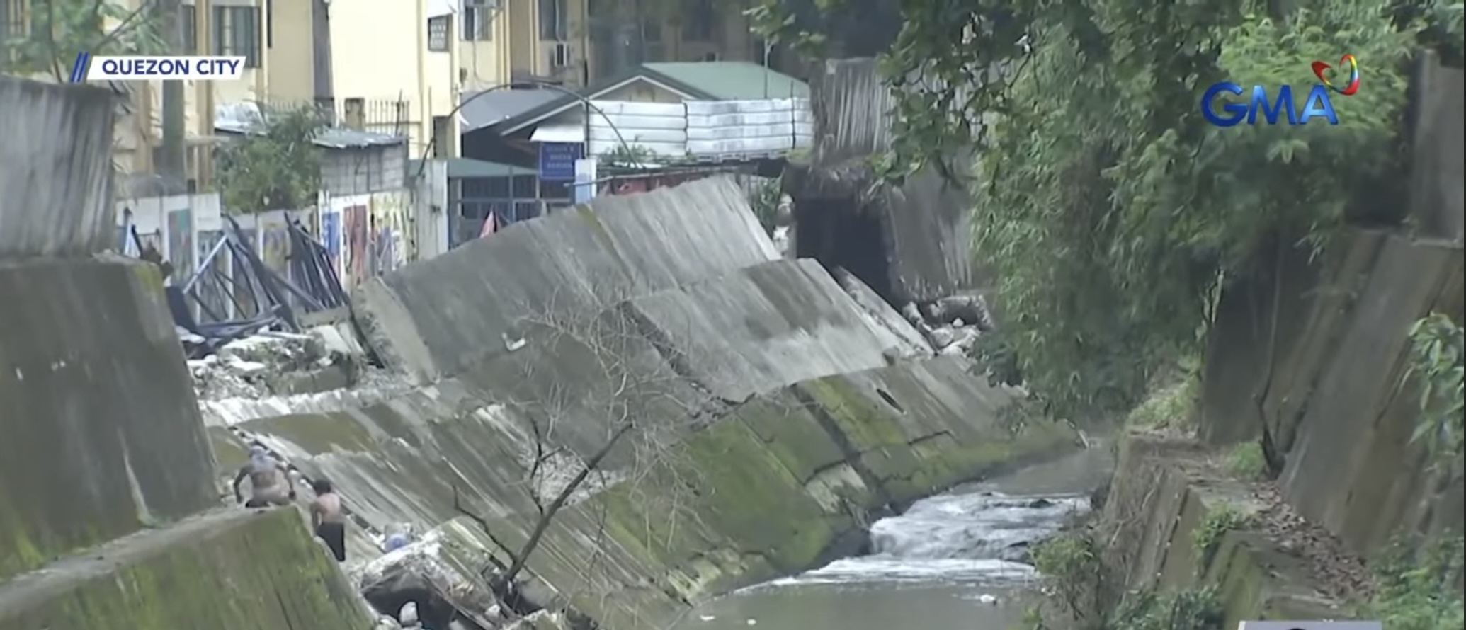 Damaged Tullahan River dike under DPWH --QC gov"t - DWRS Commando Radio ...
