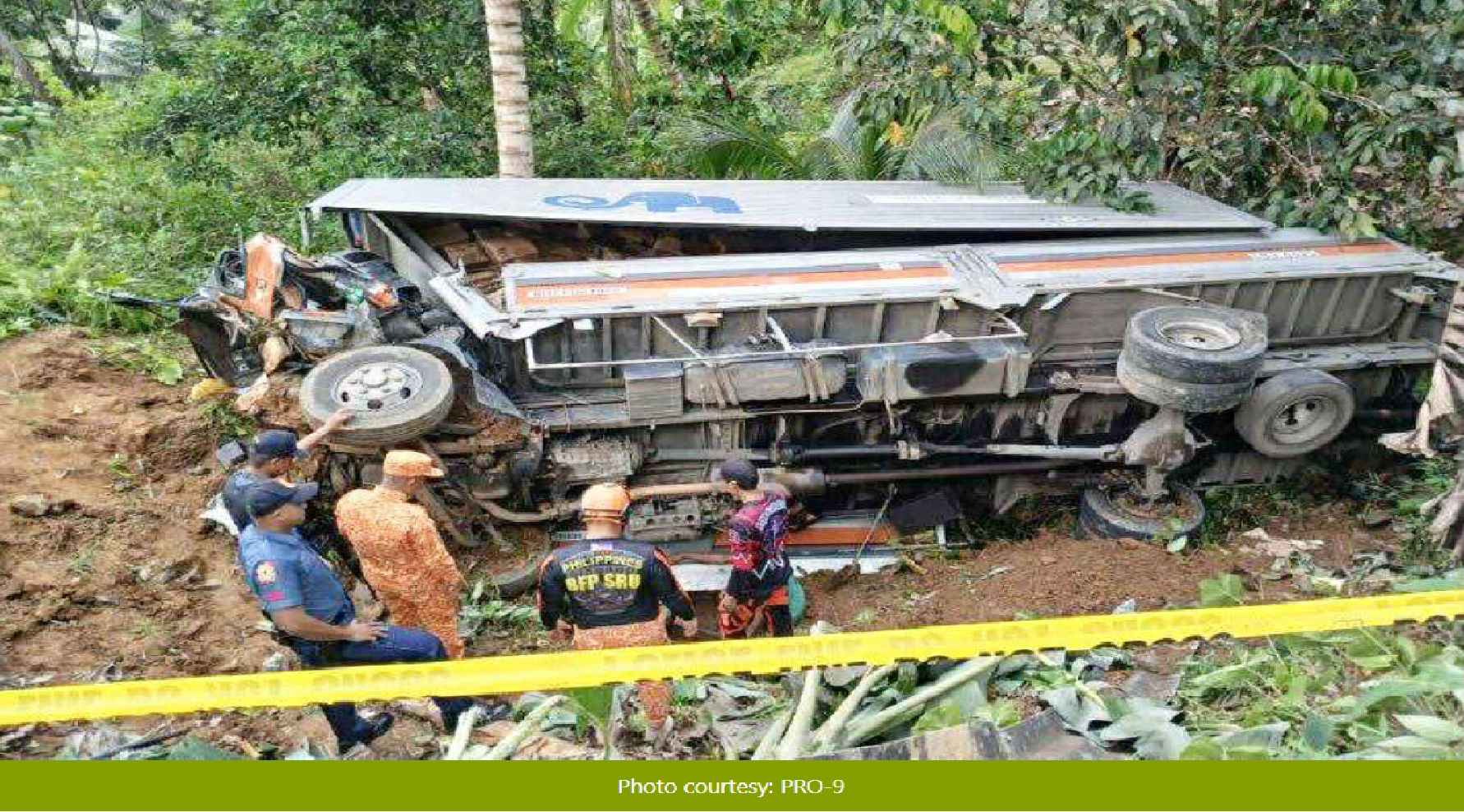 1 patay, 2 sugatan nang mahulog sa bangin ang isang truck sa Zamboanga ...