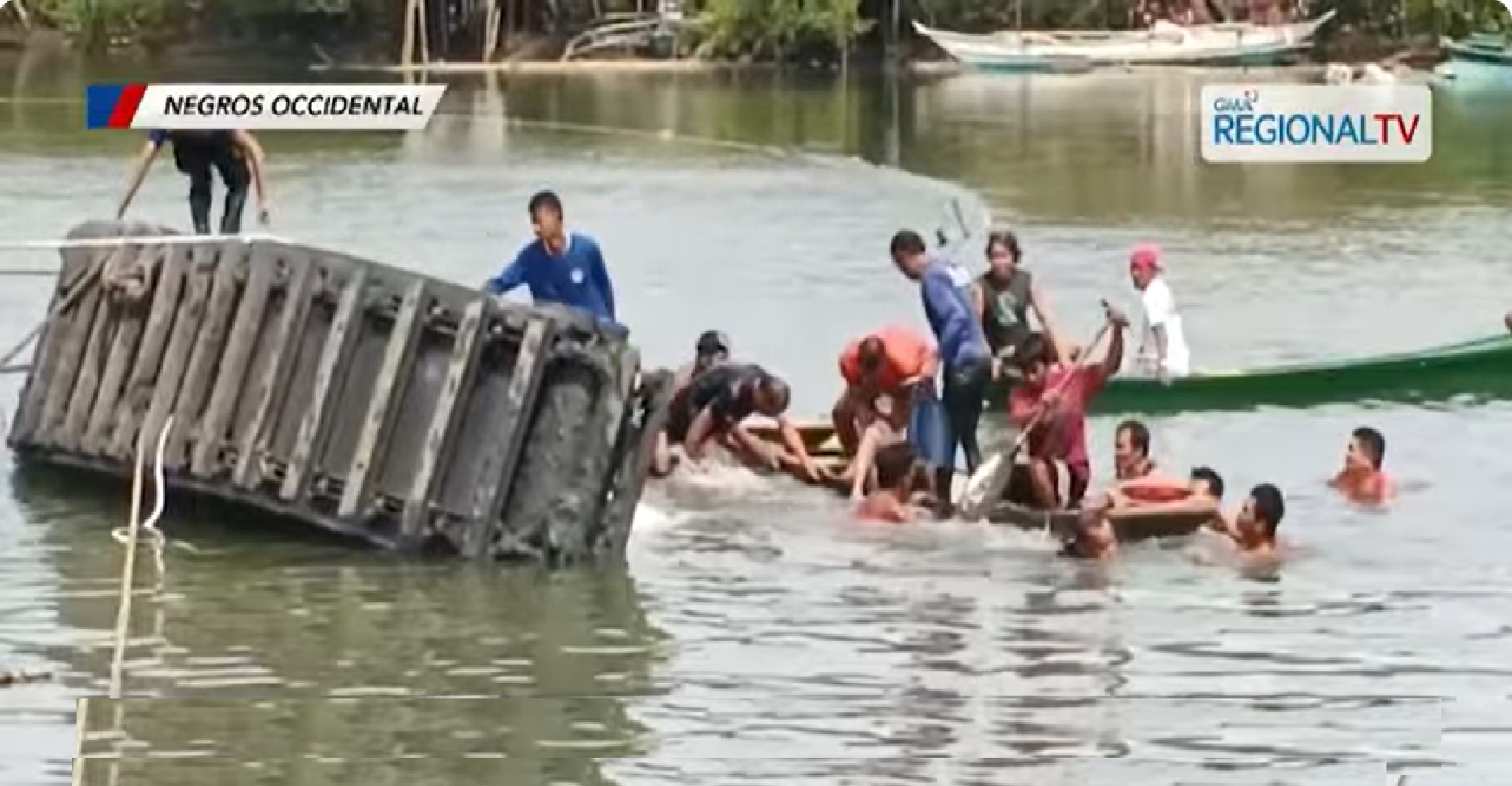 Backhoe na naglilinis ng ilog, nalubog sa tubig; operator, nalunod ...