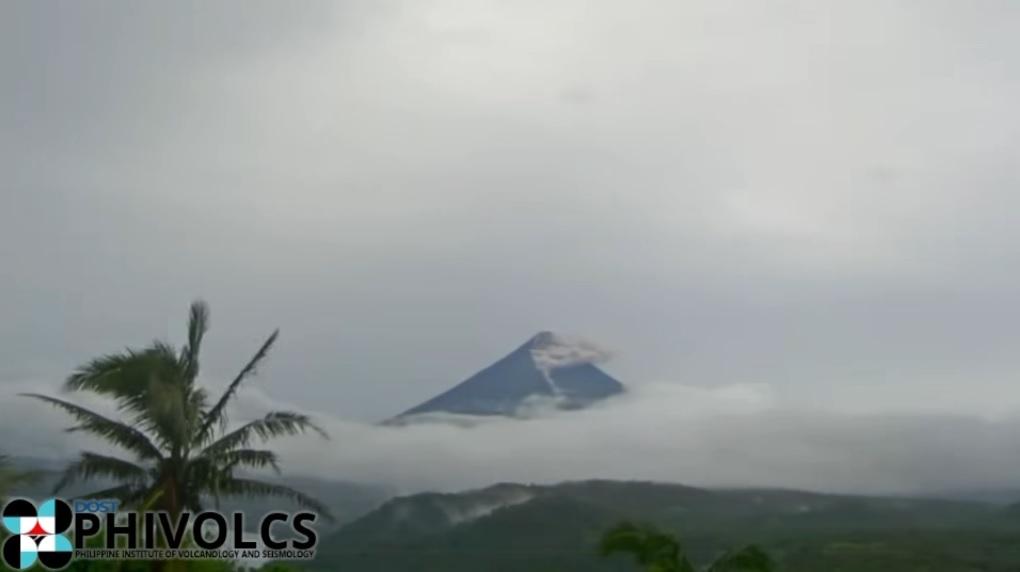 PHIVOLCS: Over 130 rockfalls at Mayon Volcano in 24 hours as lava dome ...