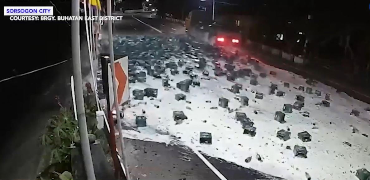 Over 1,000 bottles of beer spill onto road after delivery truck mishap ...