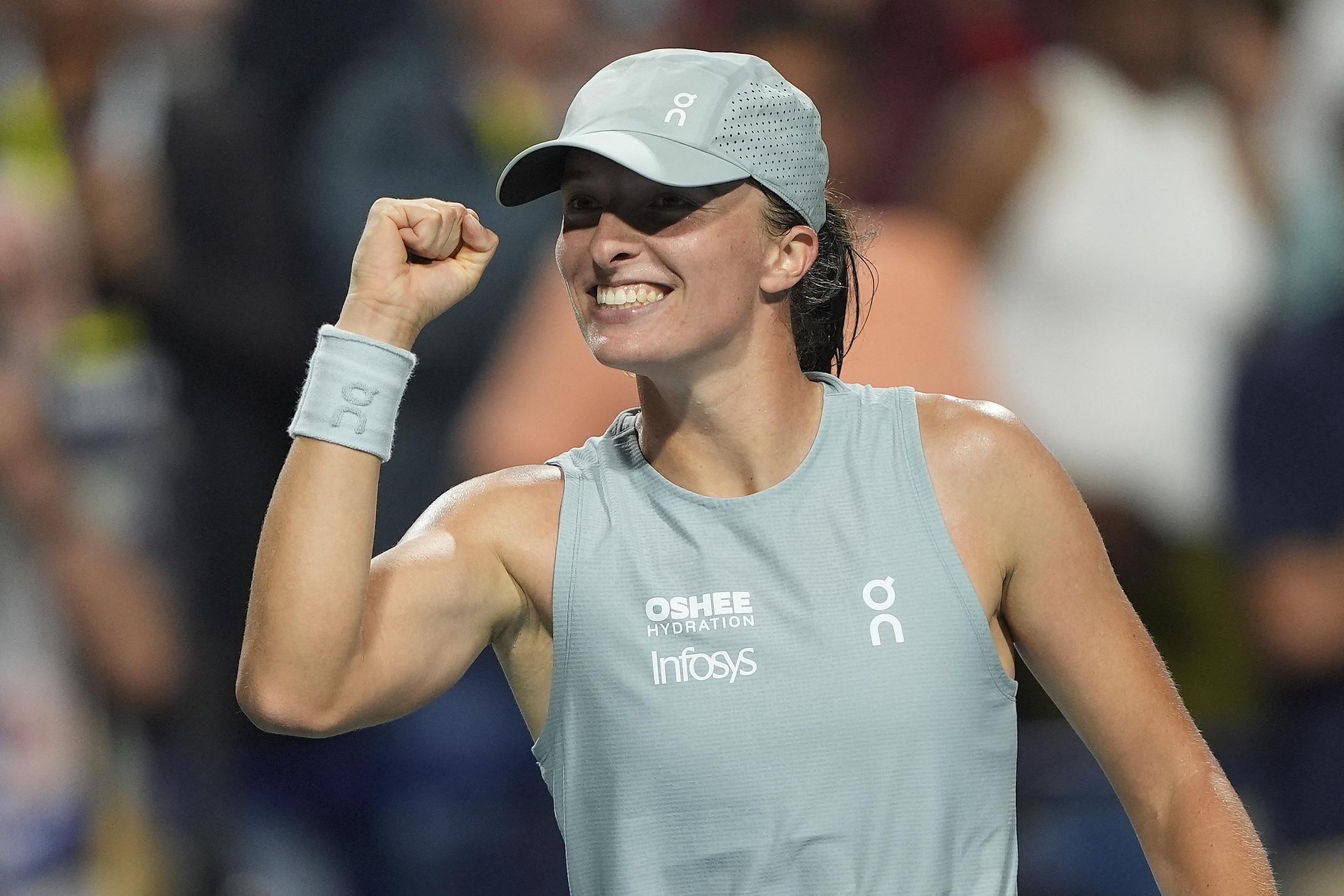 Iga Swiatek Edges Elina Svitolina In Canadian Open Advances To First